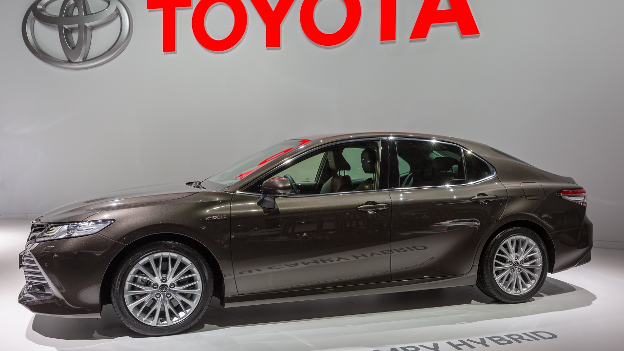 A veteran car nerd picks 4 hybrids that are worth every dollar