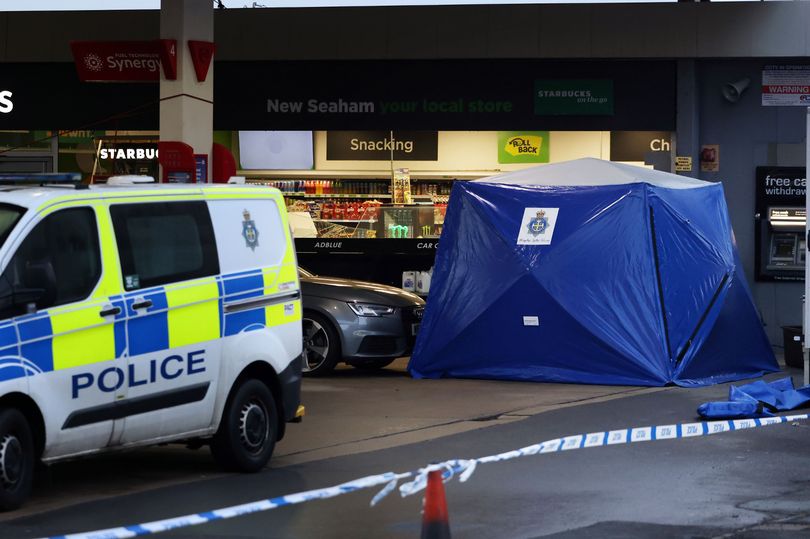 Full police statement as murder investigation launched after man in 20s ...