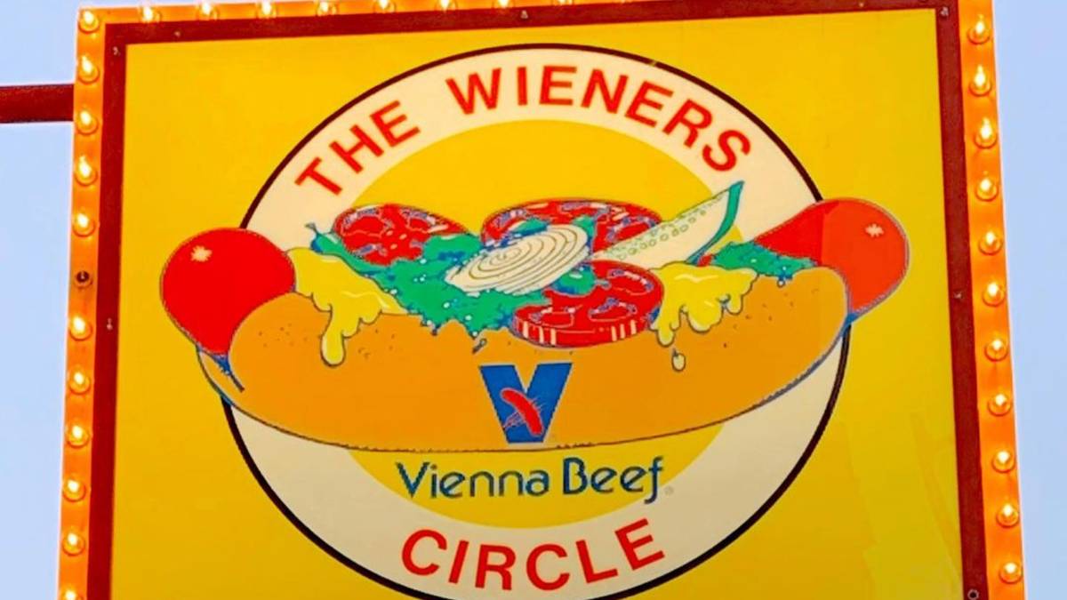 Chicago's iconic Wieners Circle shades LA Rams with epic marquee ...