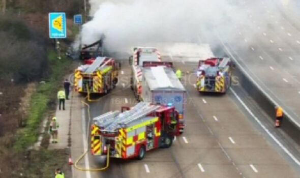M25 traffic: Drivers face huge delays as lorry fire sparks motorway closure