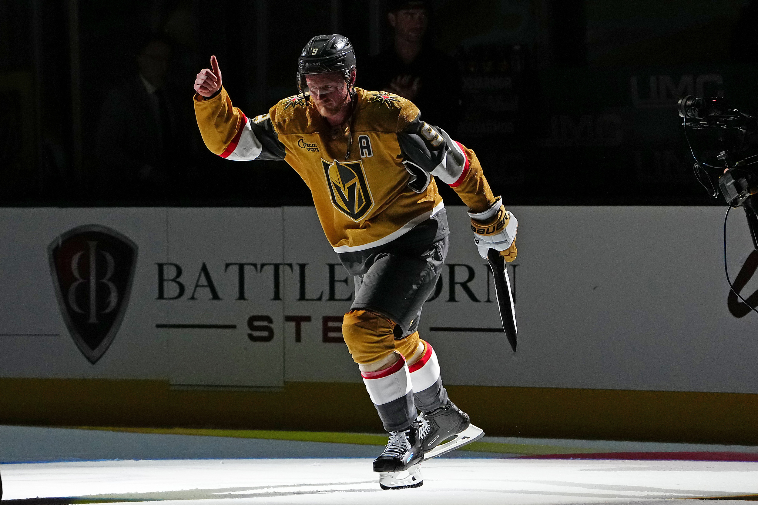 Golden Knights rally late, beat Maple Leafs 6–5 in overtime for sixth ...