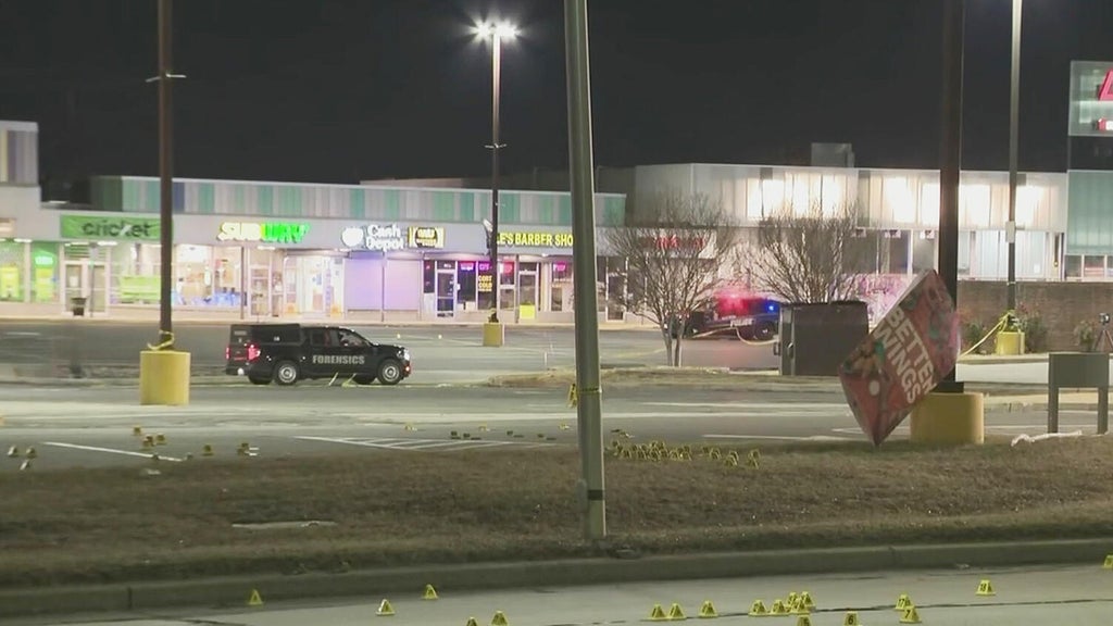 Man dead, 2 wounded in shooting at Southwest Baltimore shopping center