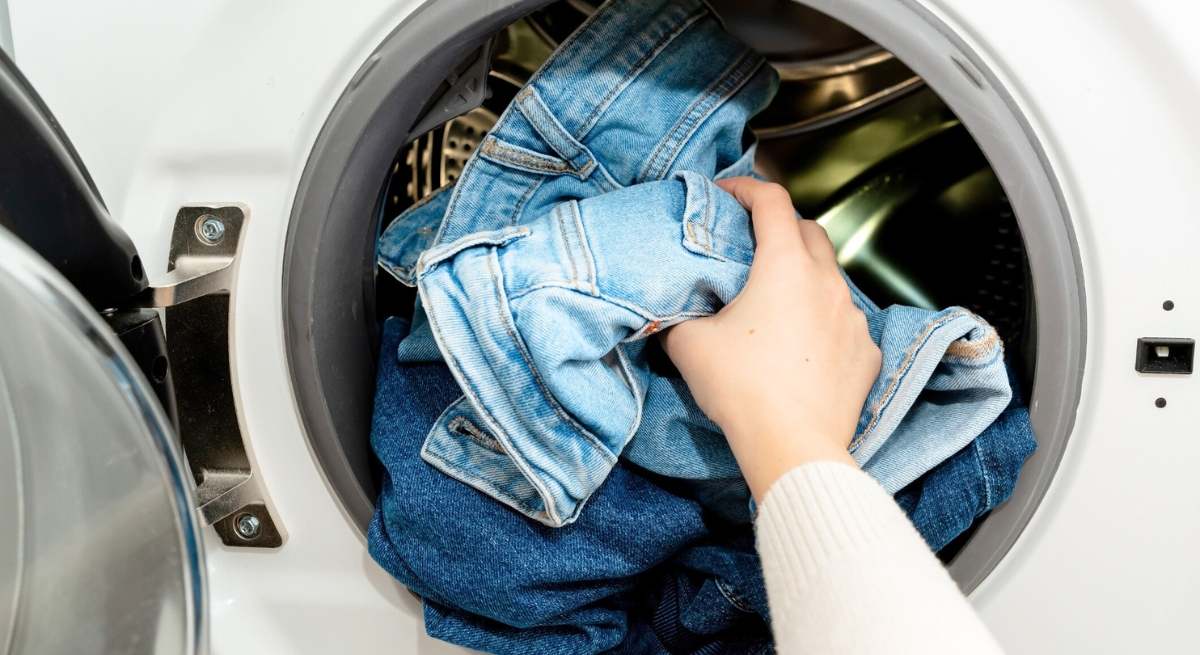 El remedio casero para lavar los vaqueros con solo dos ingredientes que ...