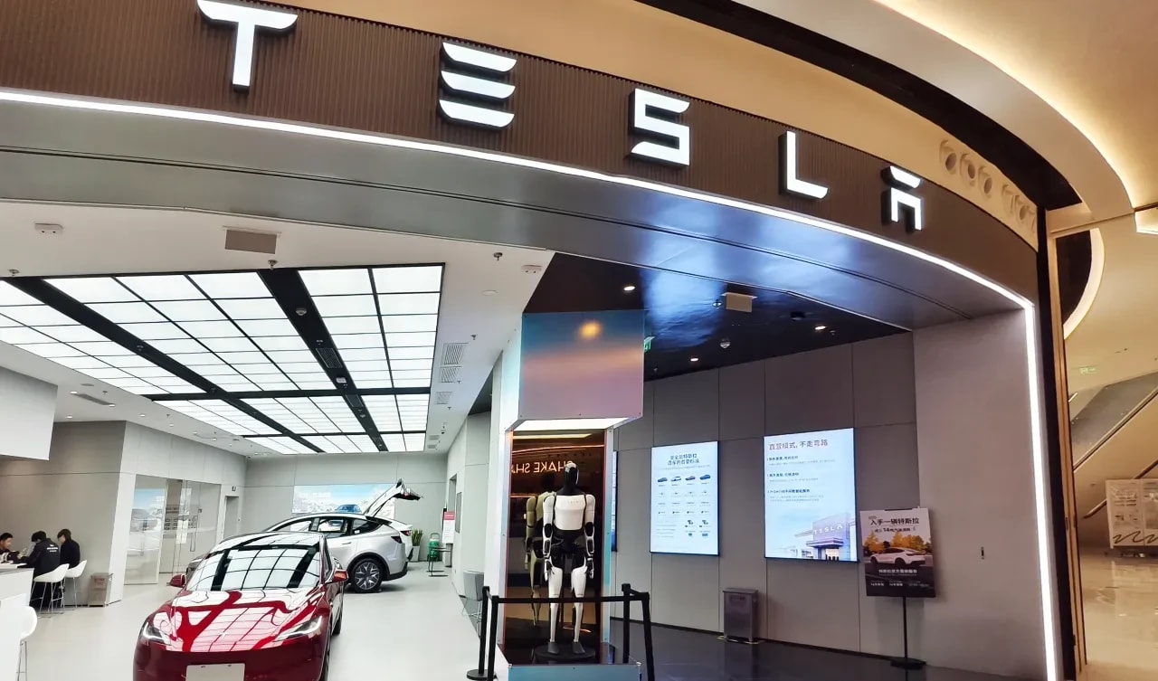 Tesla buys time on FSD probe: NHTSA grants five more weeks to review ...