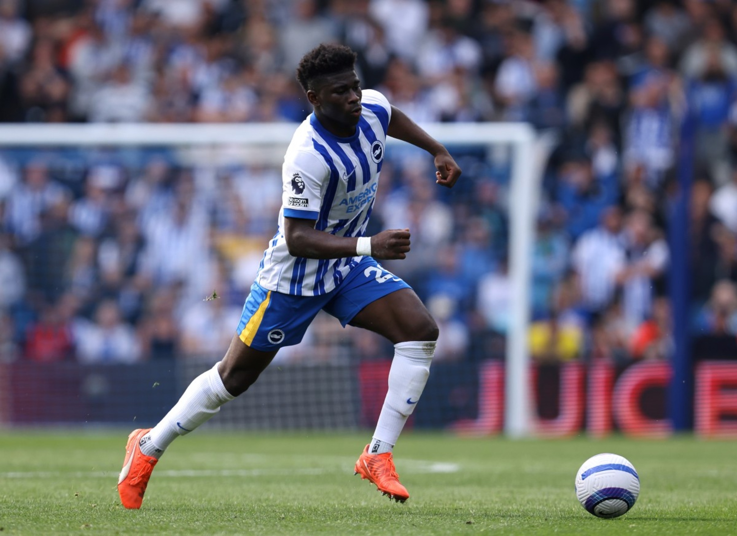 Man United confident of winning race to sign 'absolutely wonderful' PL ...