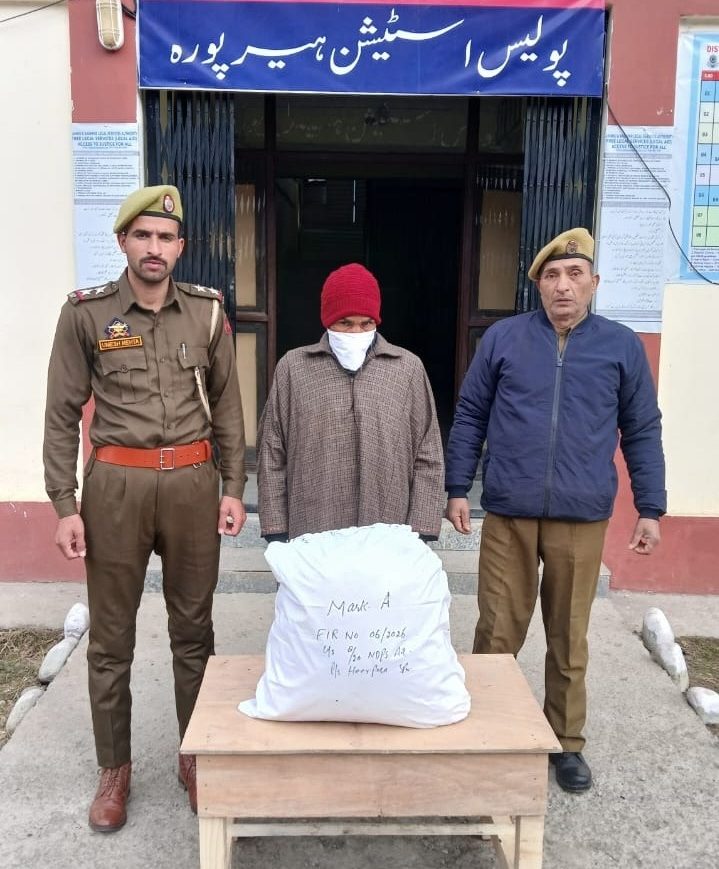 Police arrest drug peddler in Shopian, contraband substance recovered