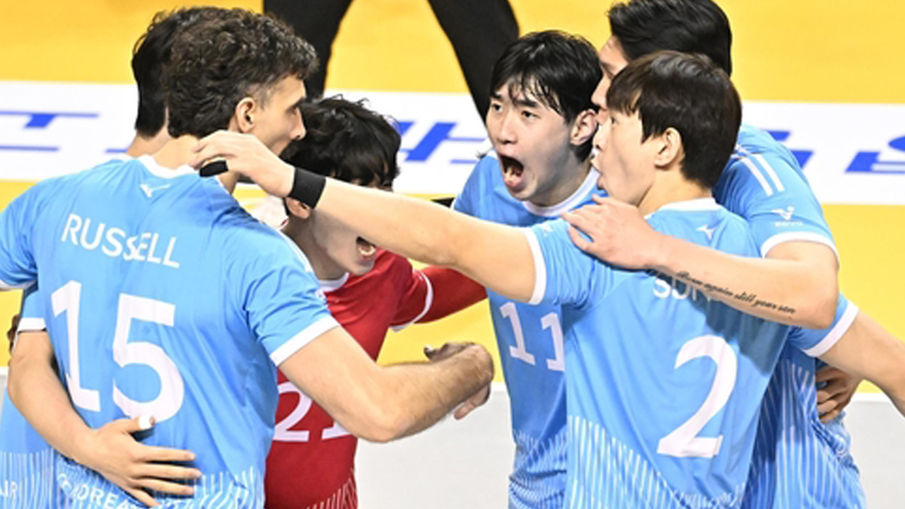 '러셀 27점' 대한항공, KB손보 꺾고 4연패 탈출