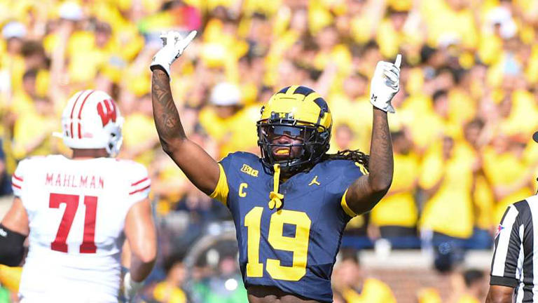 Vital Michigan football star announces return, along with other ...
