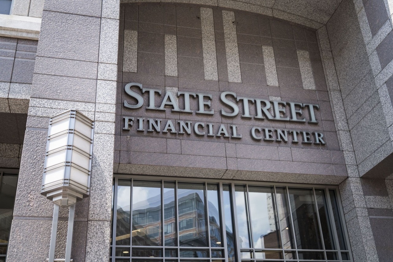 State Street profit falls as expenses jump