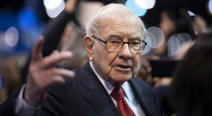Warren Buffett dumps 2 investments he’s told millions of Americans to ...