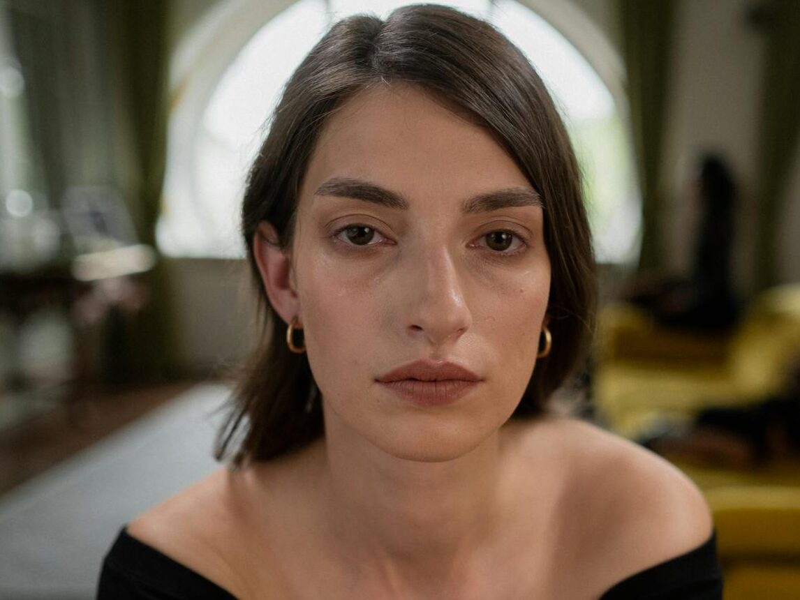 20 signs you're losing yourself in a relationship
