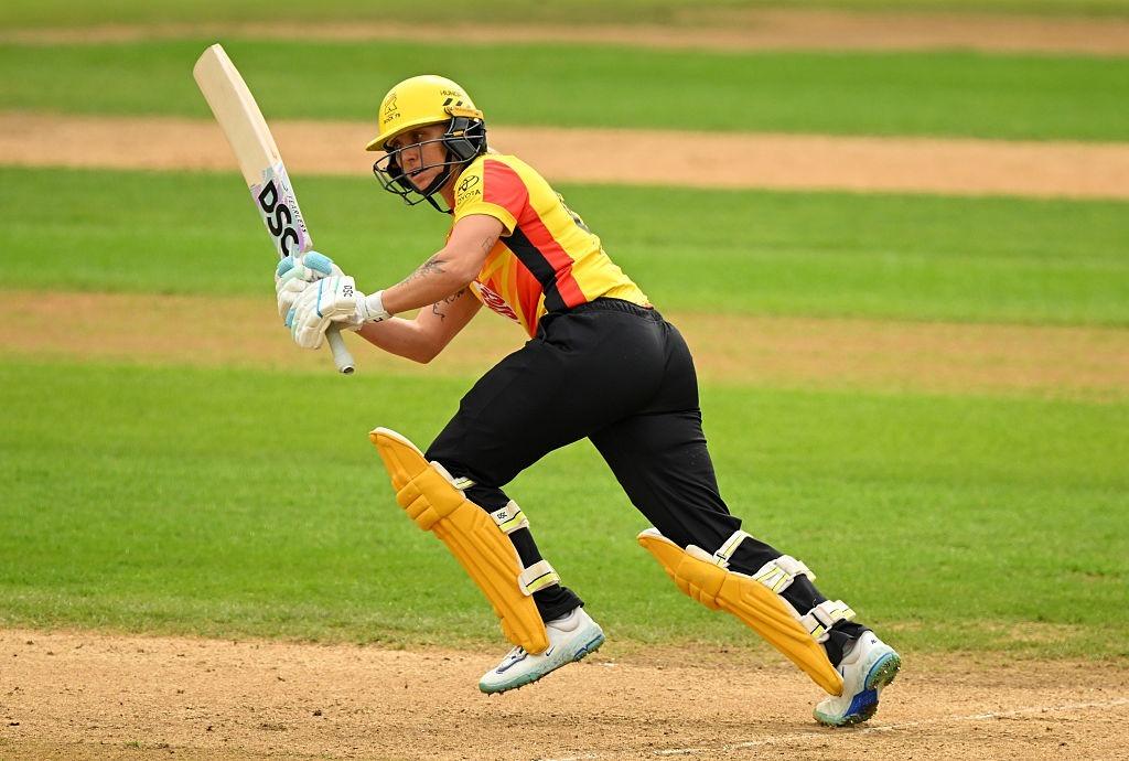 Gardner and Banton retained by Trent Rockets