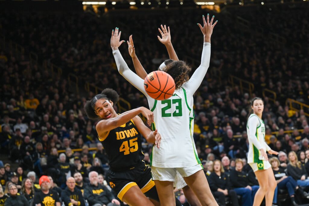 Photo gallery: Iowa women’s basketball vs Oregon