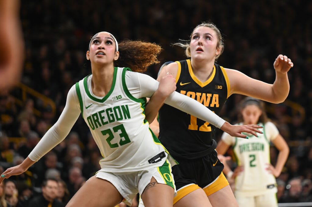 Photo gallery: Iowa women’s basketball vs Oregon