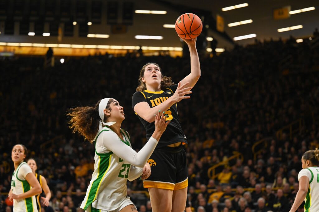 Photo gallery: Iowa women’s basketball vs Oregon