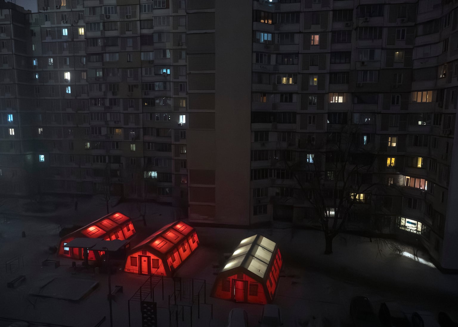 Ukraine’s battered power grid faces unprecedented challenge – energy ...