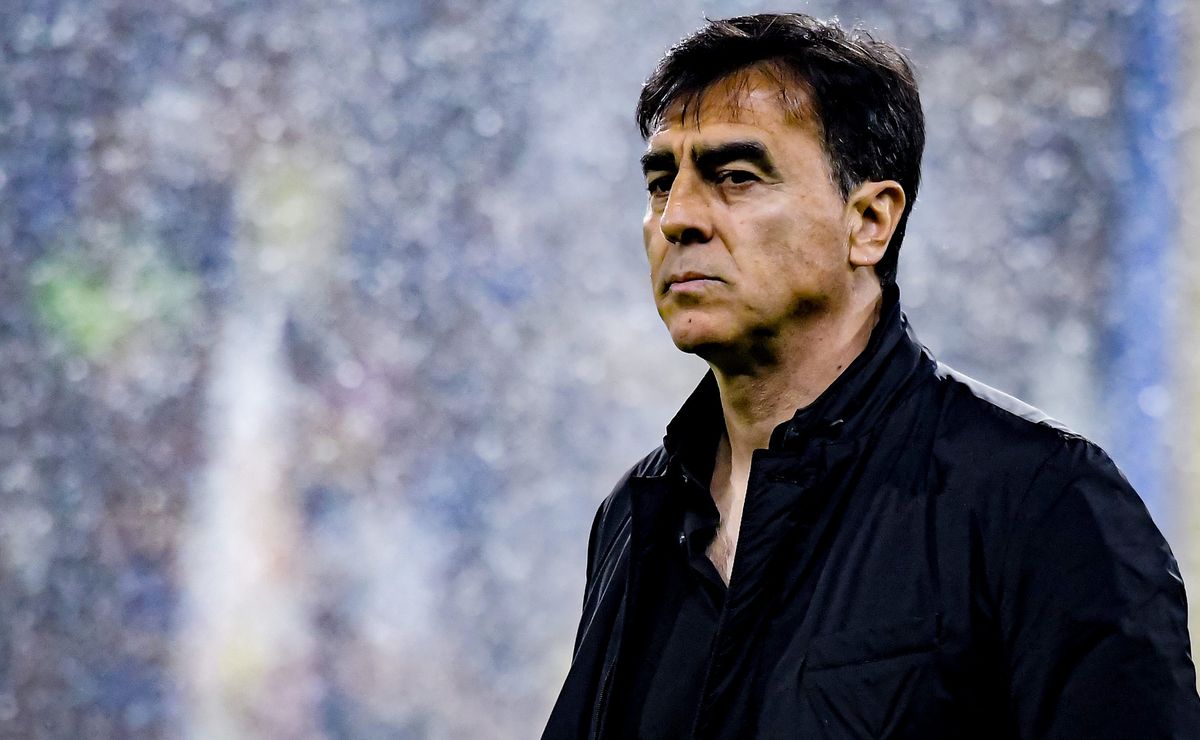 Gustavo Quinteros confirma que buscó a un jugador de Colo Colo ...