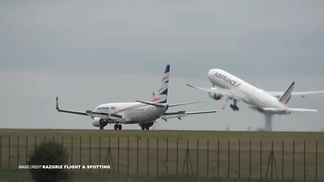 How two passenger jets came within meters of collision over Paris