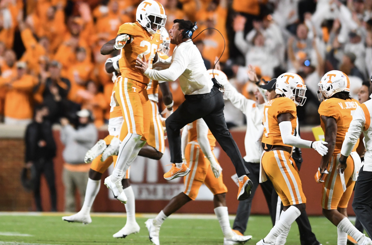 Popular former Tennessee Vols assistant coach lands new job in college ...