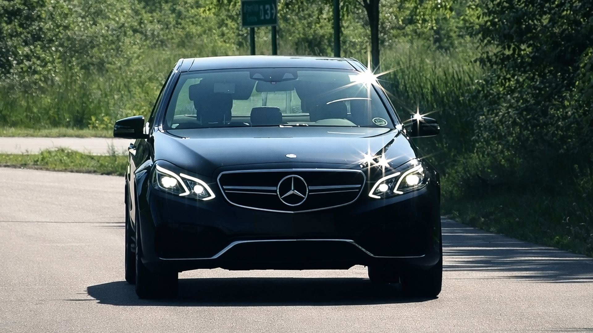 Mercedes E63 AMG acceleration and loud sound