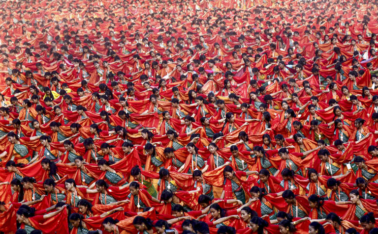 Over 10,000 artistes to stage grand Bagurumba dance in Guwahati during ...