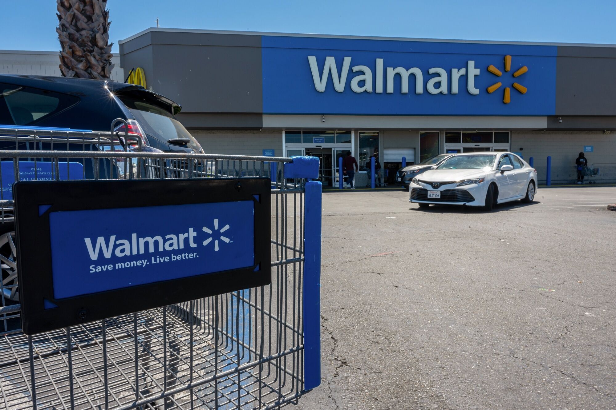 Walmart names new US chief, group heads ahead of CEO change