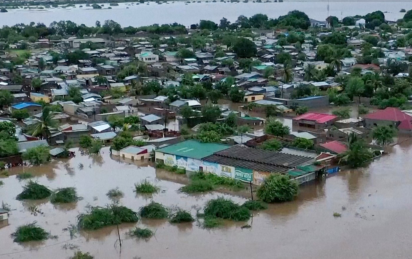 Floods in Mozambique displace more than 300,000 people in one province ...