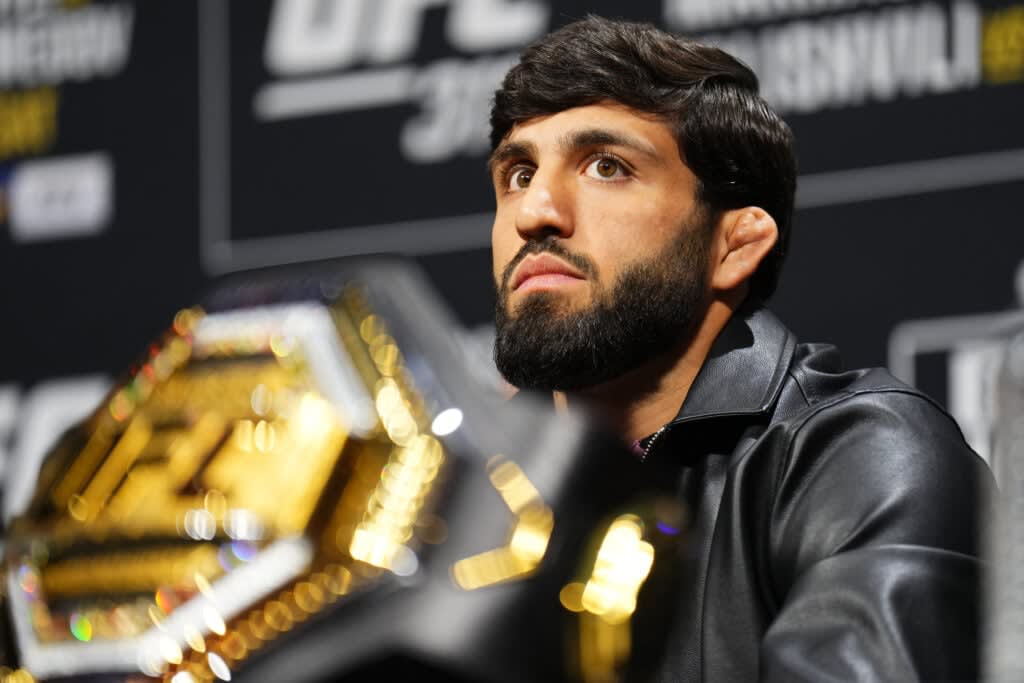 Legend who once upset Dana White urges UFC to give Arman Tsarukyan ...