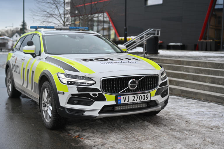 Mann kritisk skadet i Trondheim – politiet tror knivstikk var selvpåført