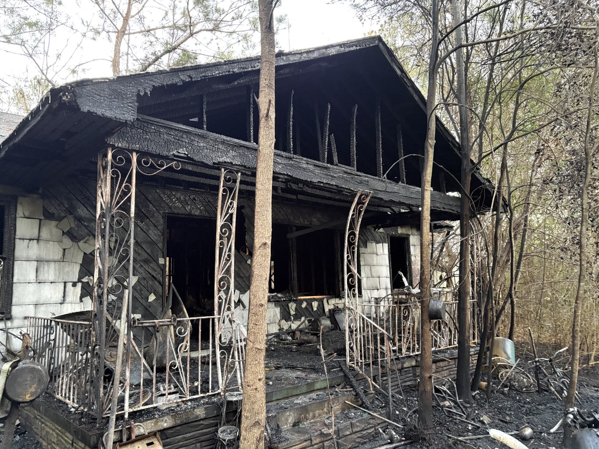 Crews respond to early morning fire at abandoned home in New Hanover County