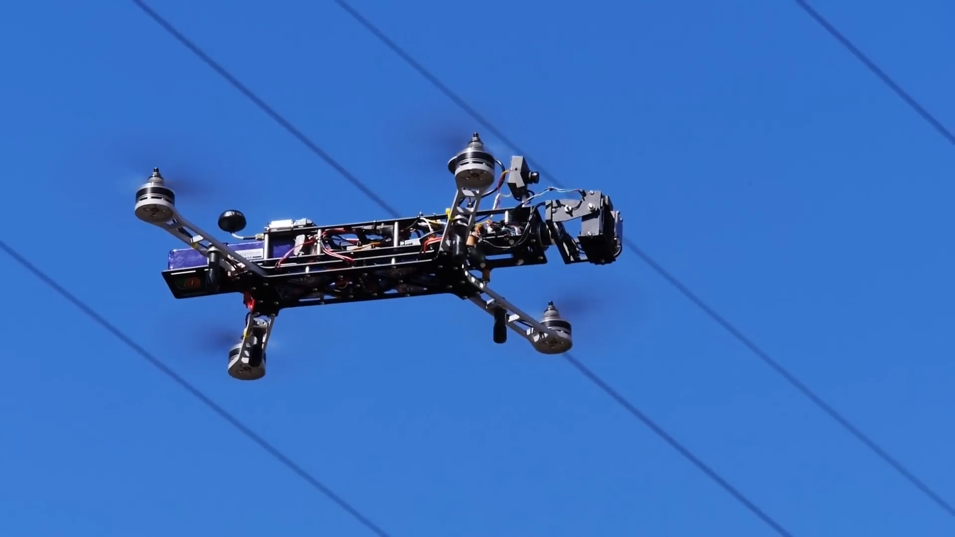 Russia unveils a wired kamikaze drone immune to jamming