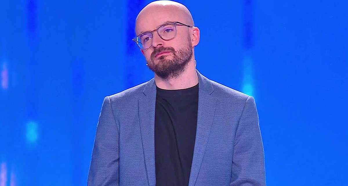 « C'est rare ! » Le champion Vincent trébuche, Cyril Féraud frappe fort