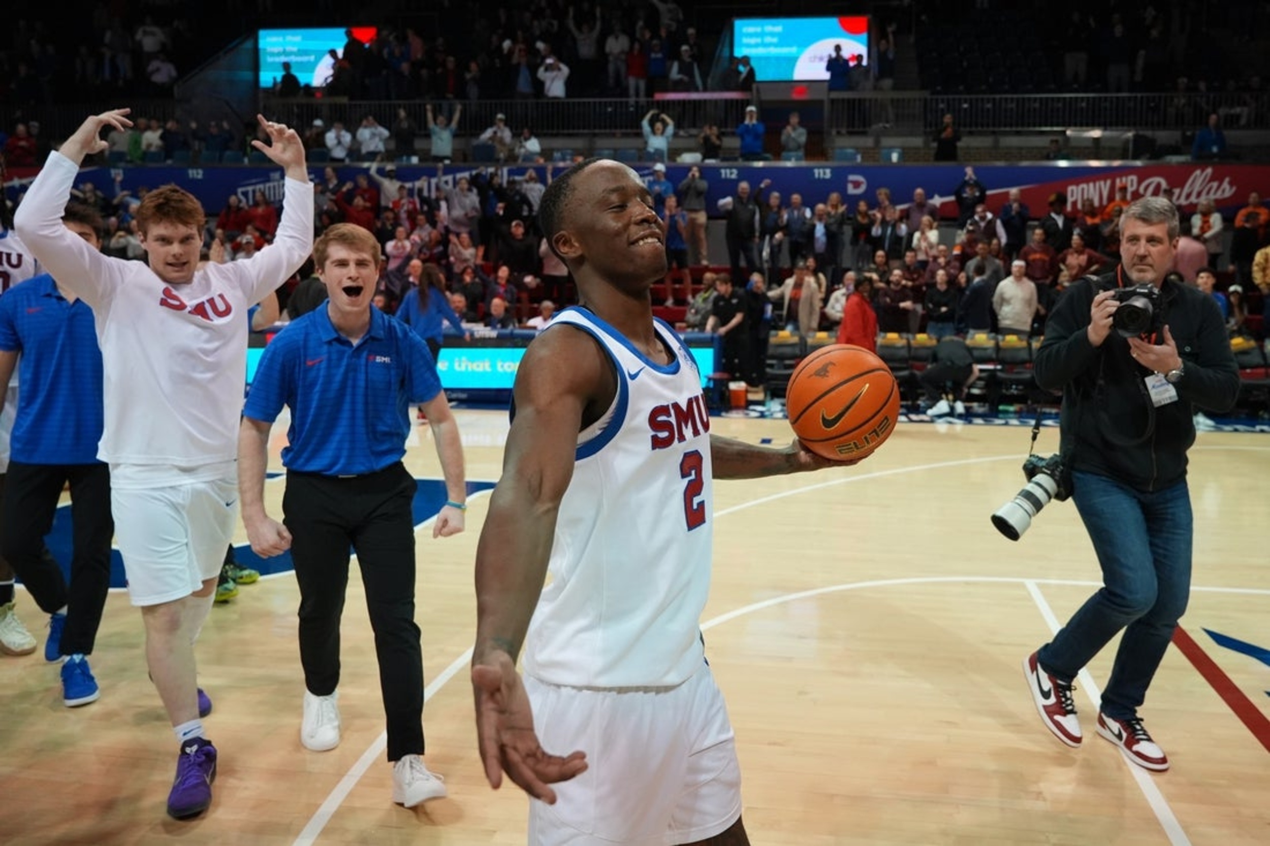 Perfect at home, SMU faces No. 16 Virginia with both offenses hot