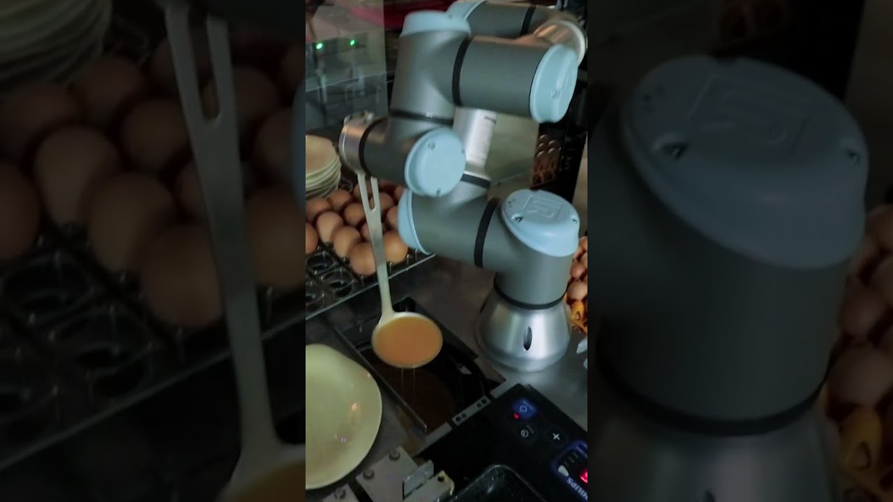 Automated kitchen robot whips up fresh breakfast omelette in ten seconds