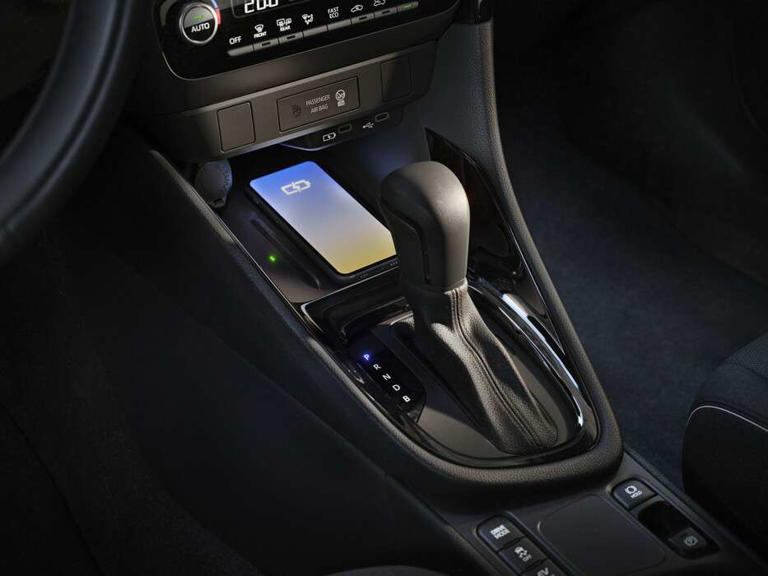 Toyota Yaris 2026: novità, design, doppia motorizzazione hybrid e ...