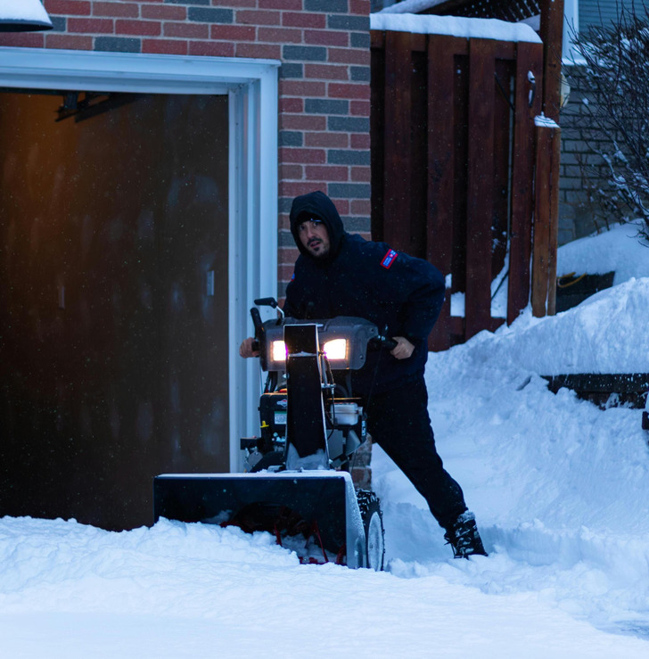 15 moments that prove kindness holds strong when life hits hard