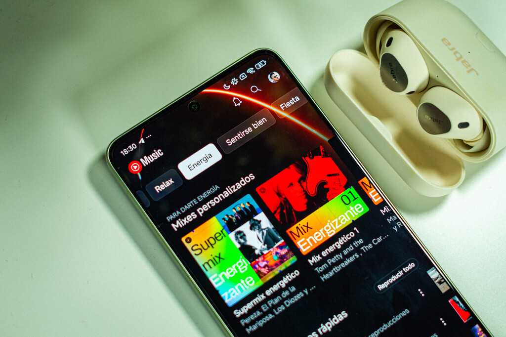 Millones de auriculares tienen una puerta trasera abierta de par en par ...