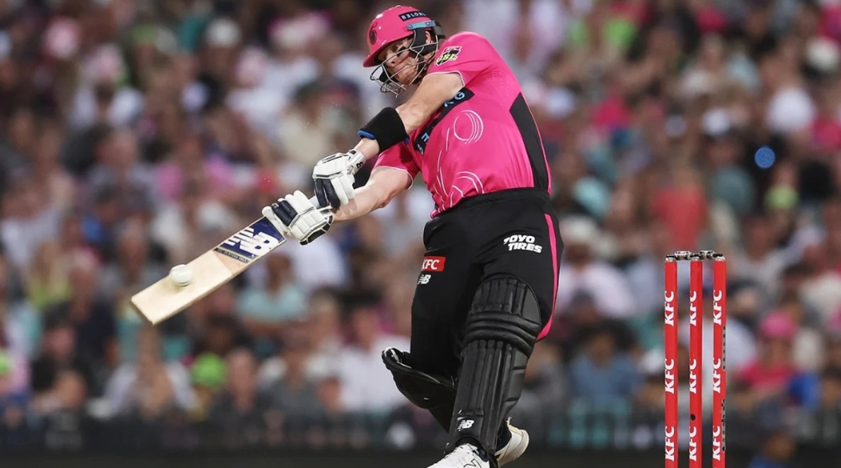 Watch: Steven Smith smashes 107m monster six at the SCG