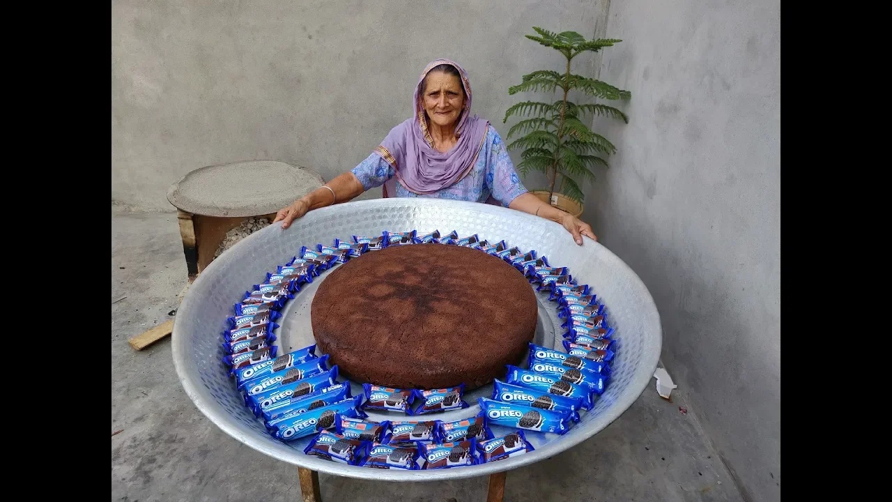 Granny’s secret recipe for a massive Oreo cake