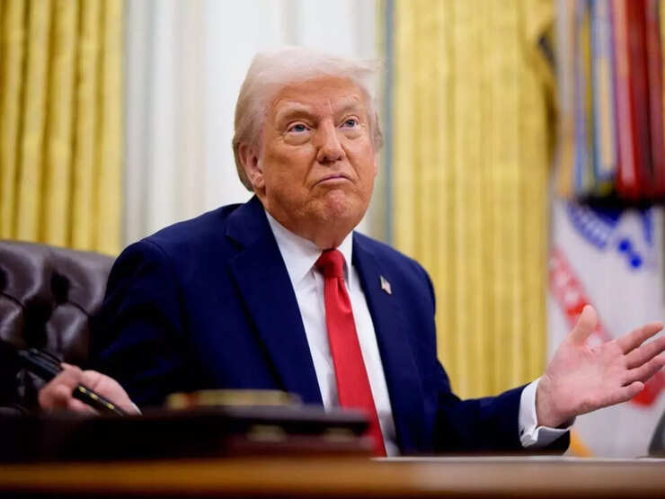 Donald Trump poses with a Nobel Peace Prize — Here’s why Maria Machado ...