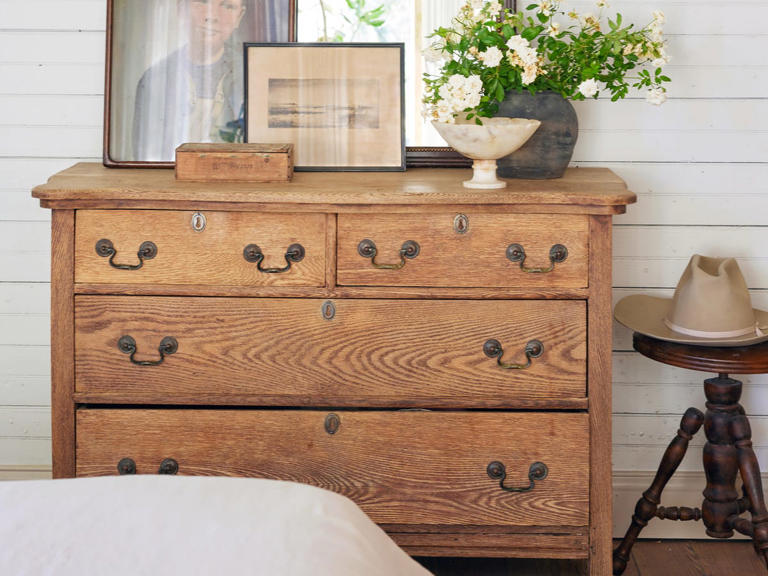 5 pieces of furniture you should always buy secondhand
