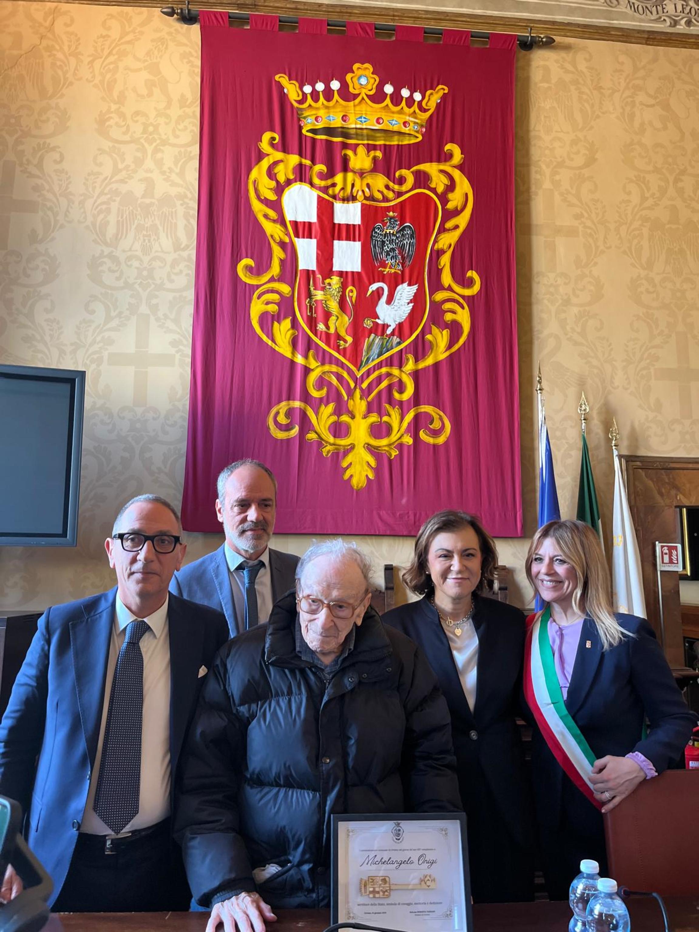 A Orvieto le chiavi della città al poliziotto in pensione Michelangelo ...