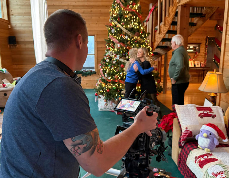 Christmas movie magic comes to Minerva, Magnolia and Carrollton