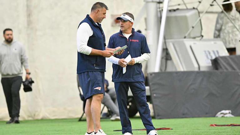 Patriots' Josh McDaniels has family ties in Texans playoff game