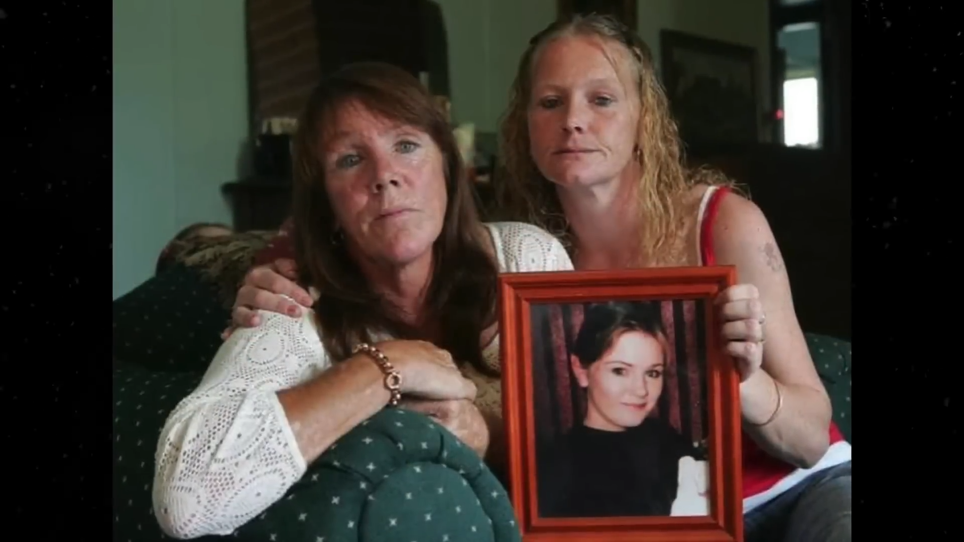 Teen escapes abduction but her friend is still missing