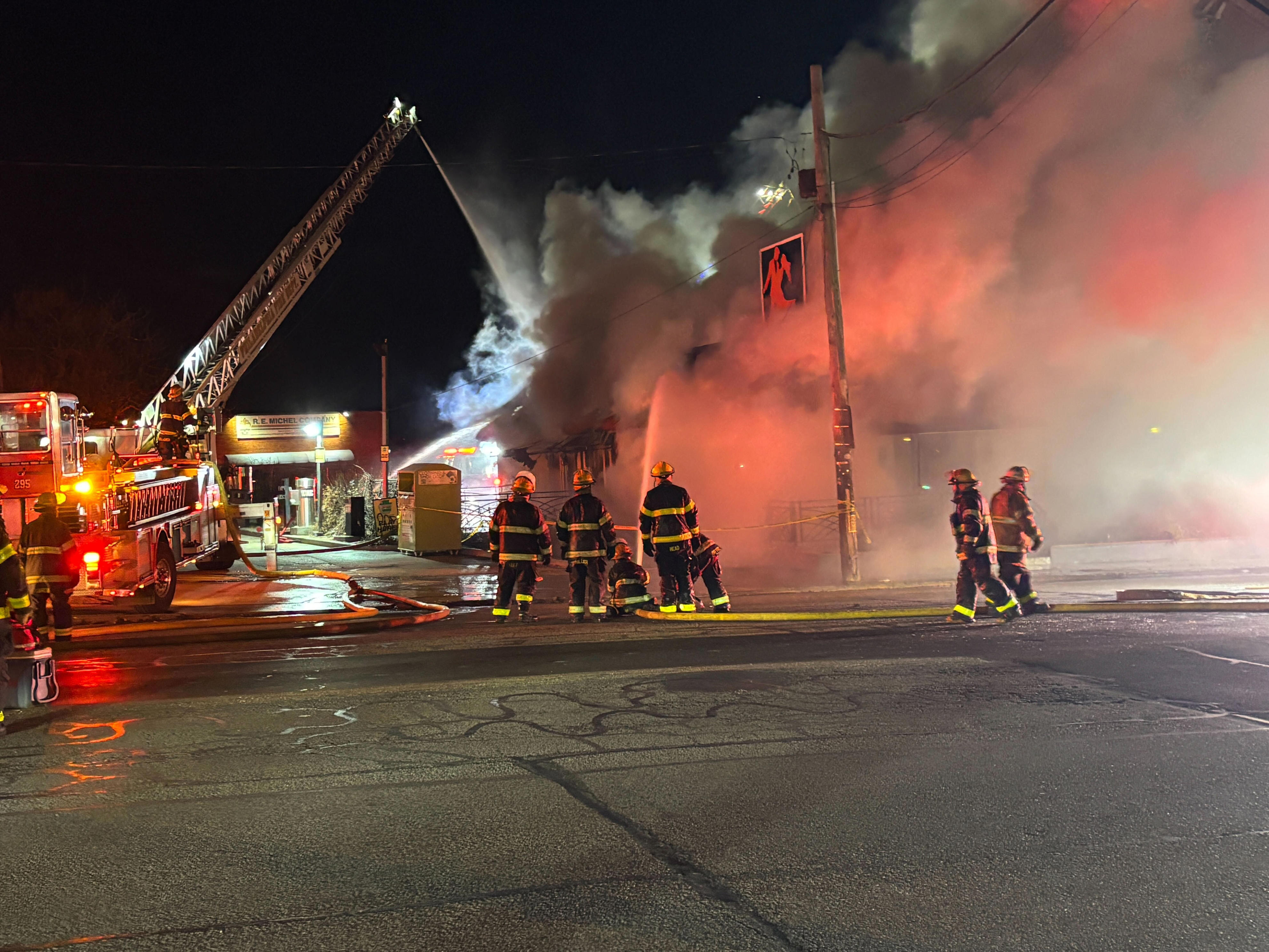 Firefighters battle blaze at North Philadelphia restaurant