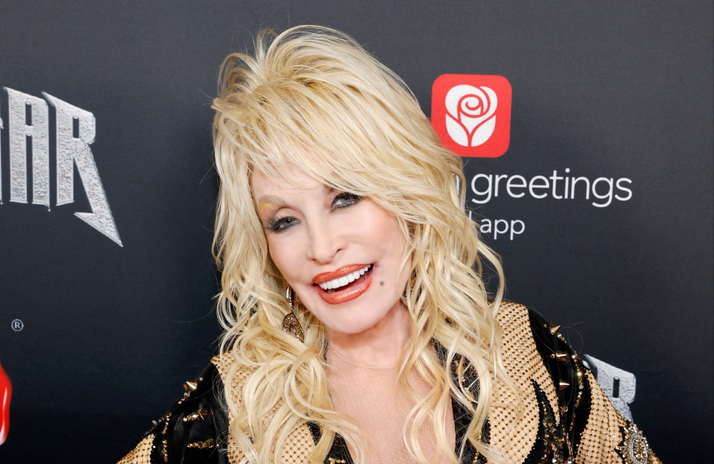 Dolly Parton announces a new version of Light of a Clear Blue Morning