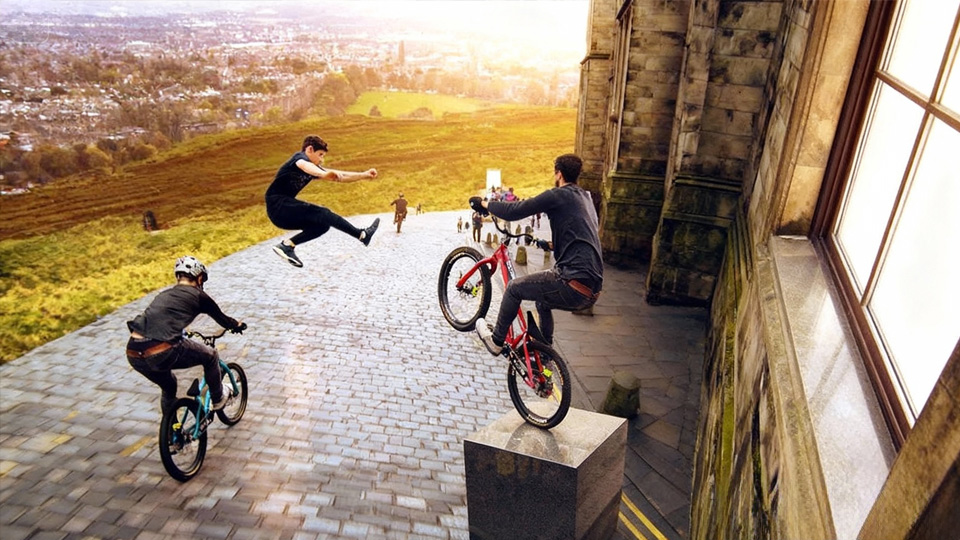 Edinburgh urban race parkour vs bike in 8K