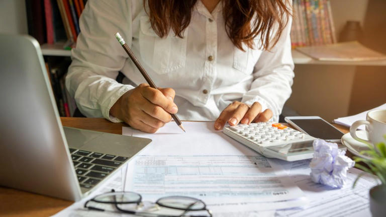 How to get a head start on your 2026 tax return — tax experts share 8 moves