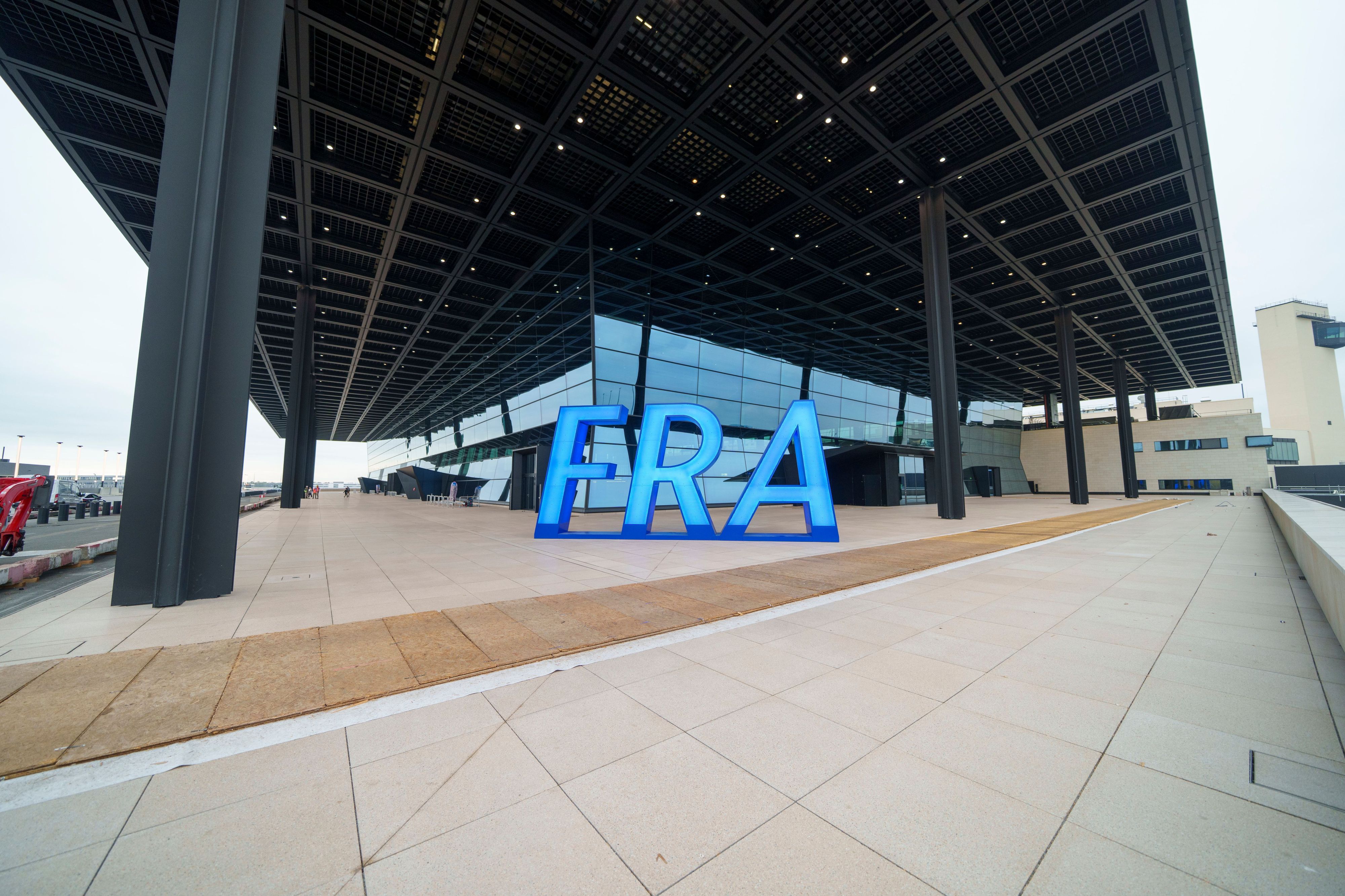 Reisen: USA stagnieren – Frankfurter Flughafen verzeichnet 2025 ...